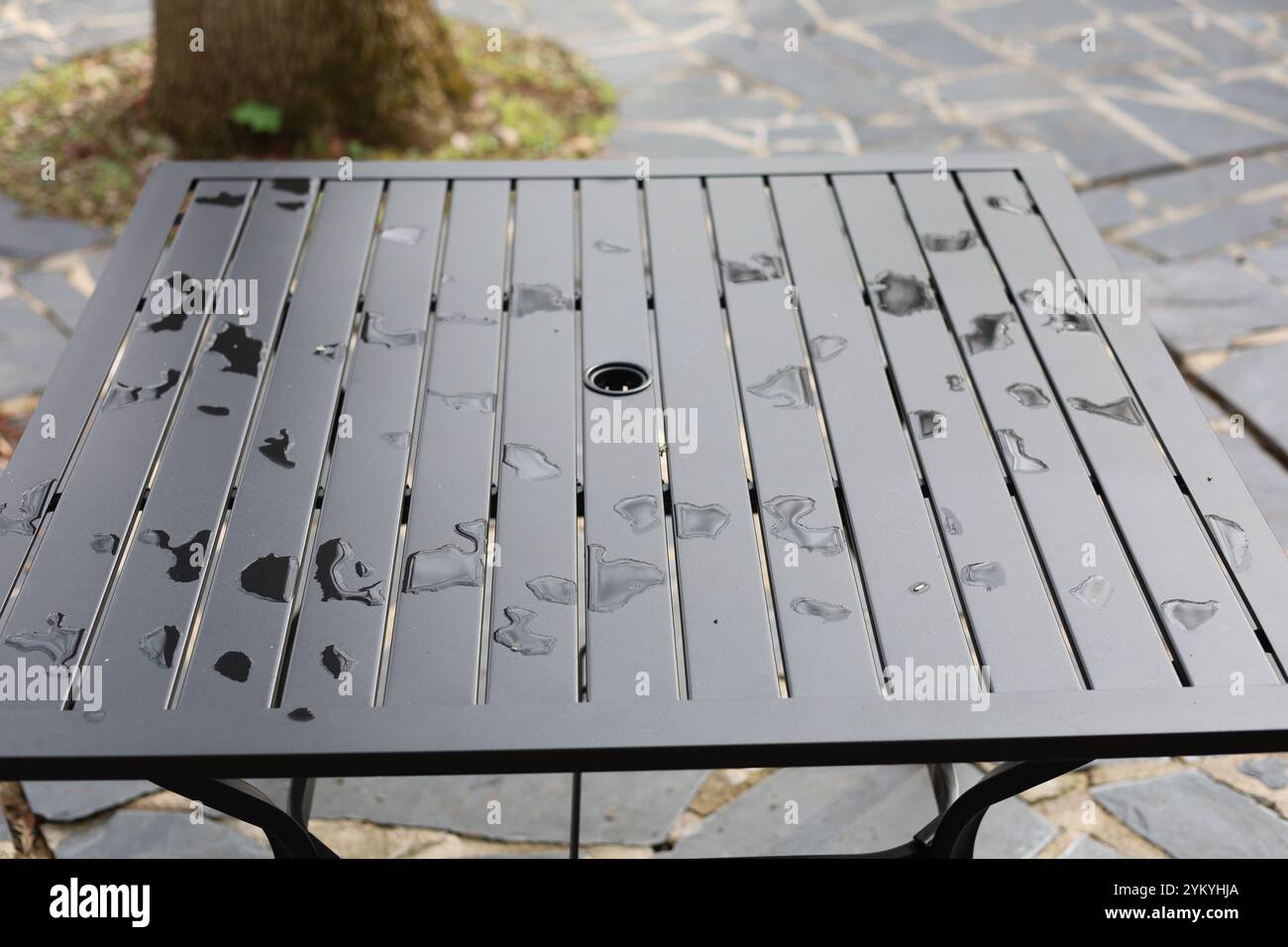 Wet outdoor hi-res stock photography and images - Alamy