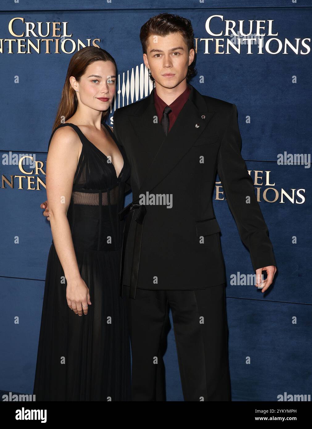 Los Angeles, USA. 19th Nov, 2024. Sarah Catherine Hook, Zac Burgess ...