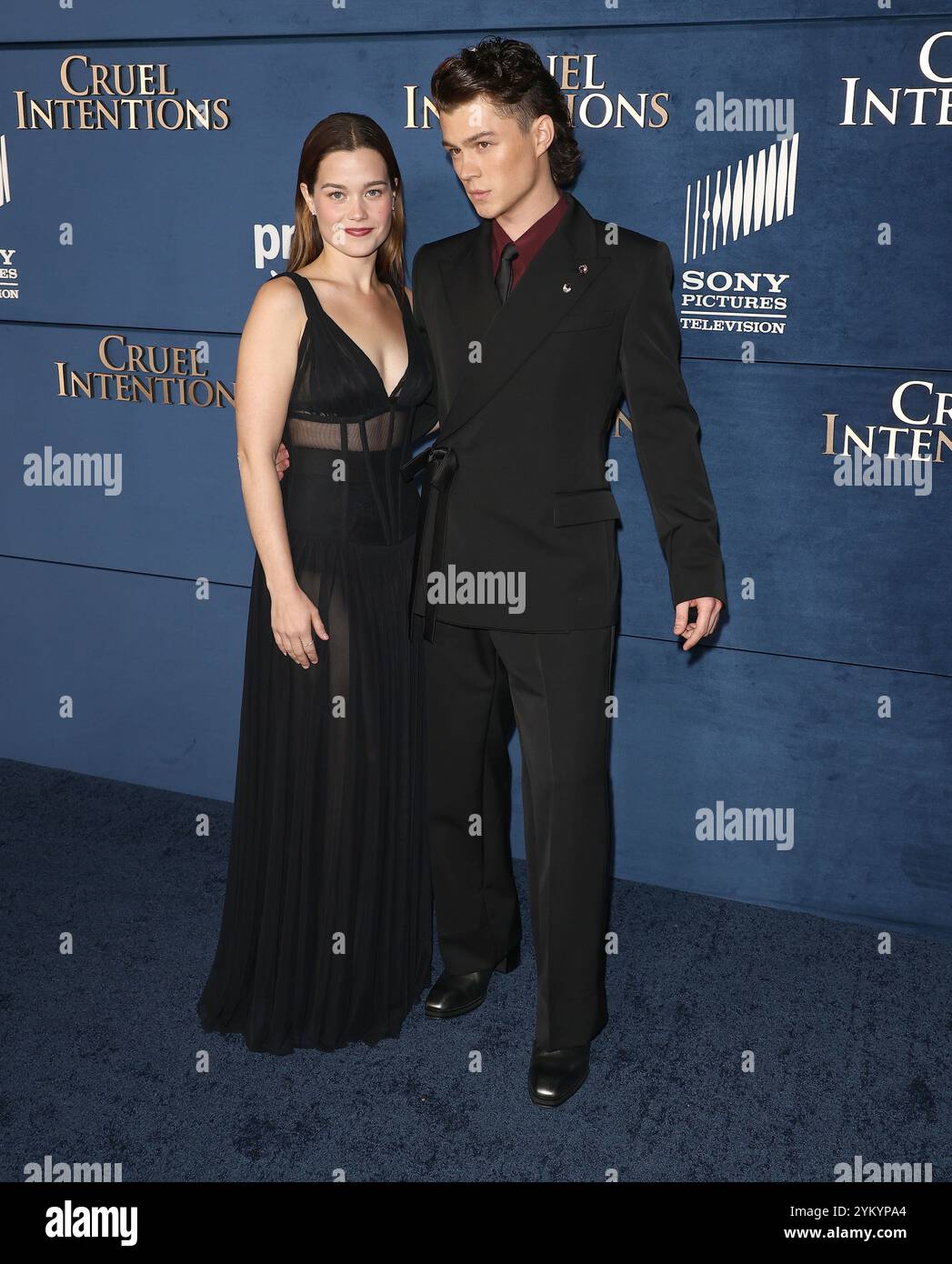 Los Angeles, USA. 19th Nov, 2024. Sarah Catherine Hook, Zac Burgess ...