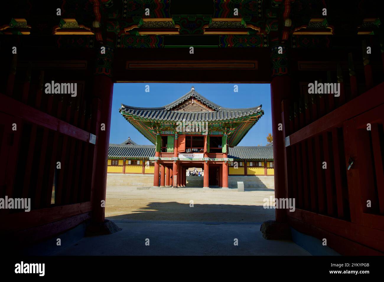 Four heavenly kings gate hi-res stock photography and images - Alamy