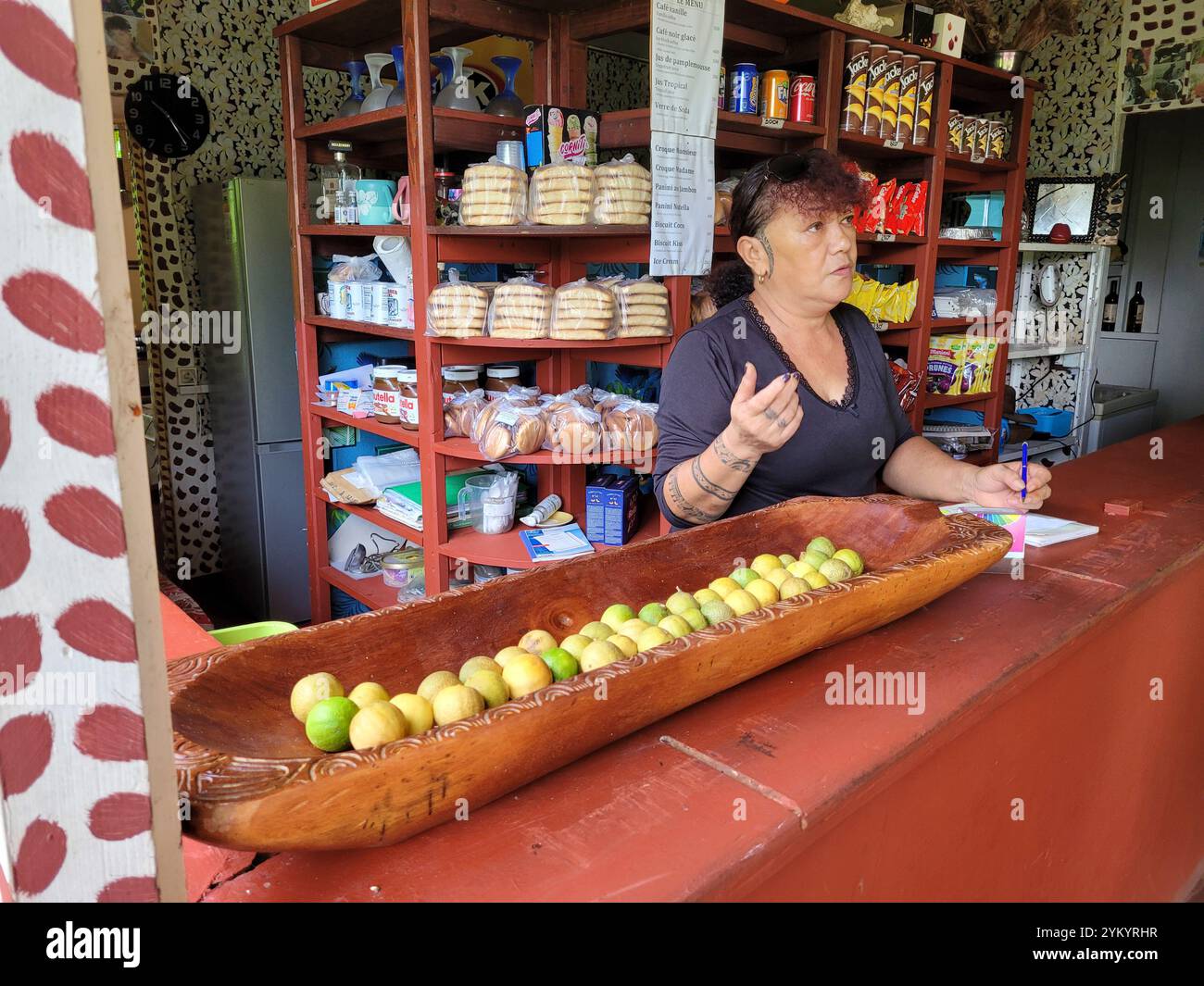 Polynesian ethnicity hi-res stock photography and images - Alamy