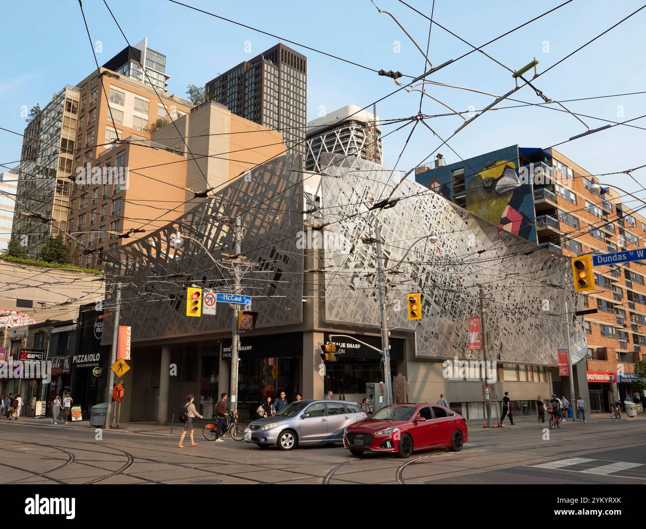 Toronto Canada / The Rosalie Sharp Pavillion and the intersection of ...