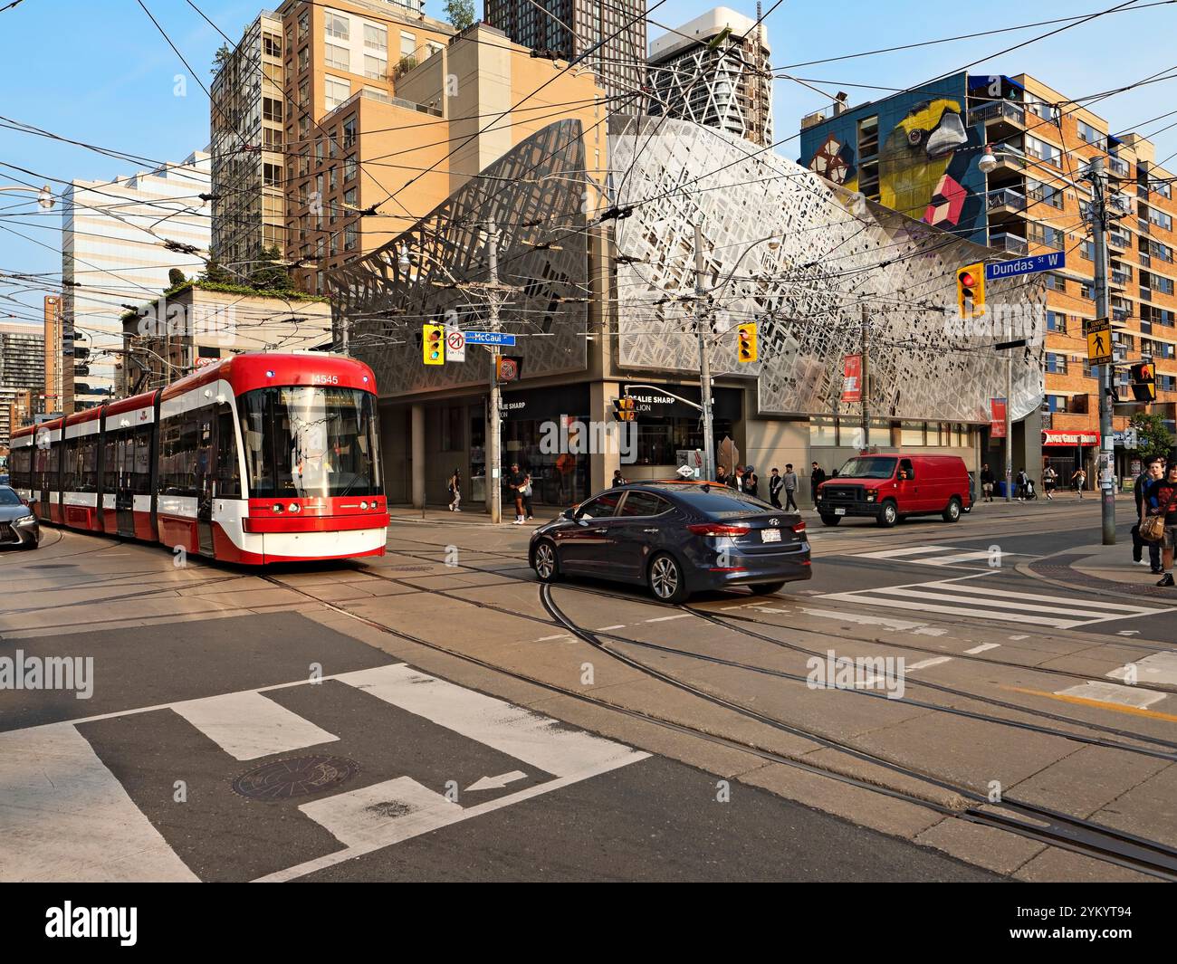 Toronto Canada / The Rosalie Sharp Pavillion and the intersection of ...