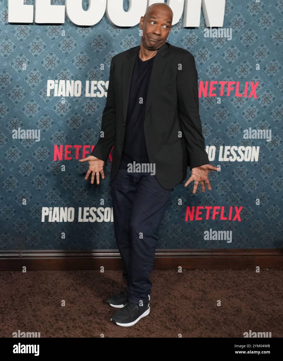 Los Angeles, USA. 19th Nov, 2024. Denzel Washington at Netflix's THE ...