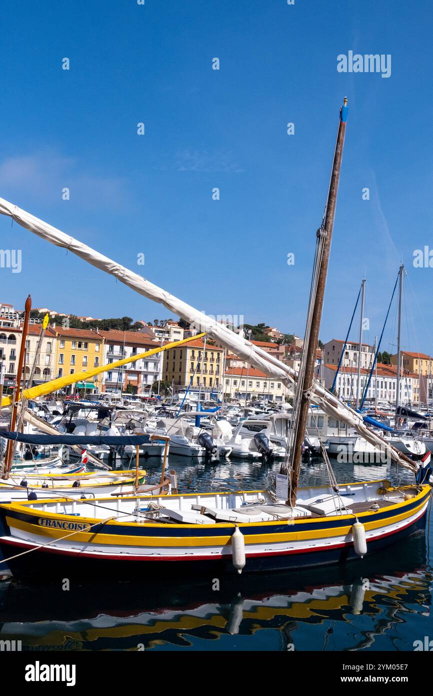 Traditional catalan boat calls la barque catalane on the marina ...