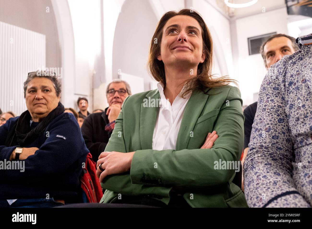 Meeting debate in the municipal hall of Chapelle Saint-Michel on the ...