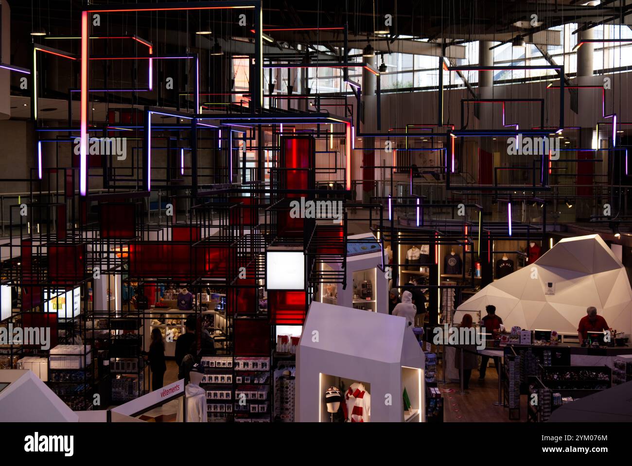 Toronto - Shopping Centre inside CN Tower Stock Photo - Alamy