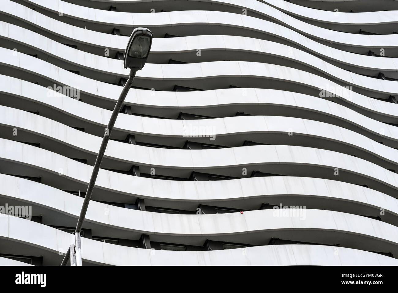 Large curved architectural line hi-res stock photography and images - Alamy