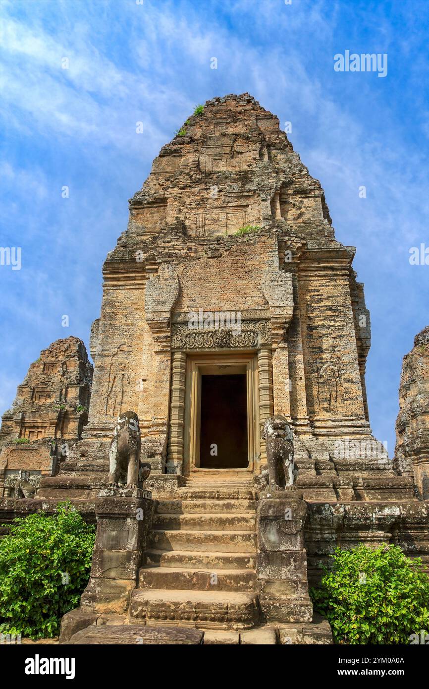 Siem reap cambodia towers hi-res stock photography and images - Alamy