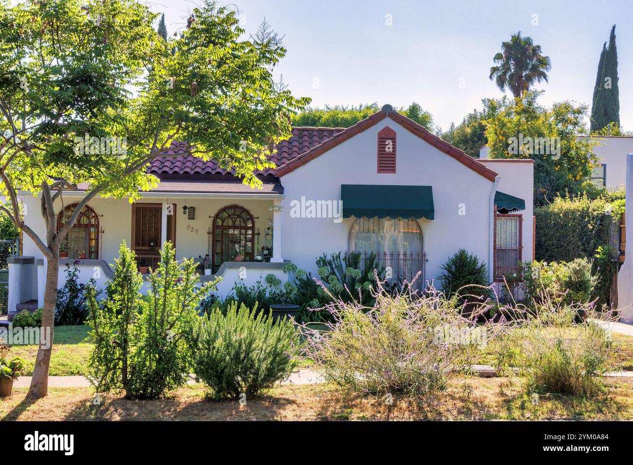 Single storey home hi-res stock photography and images - Alamy