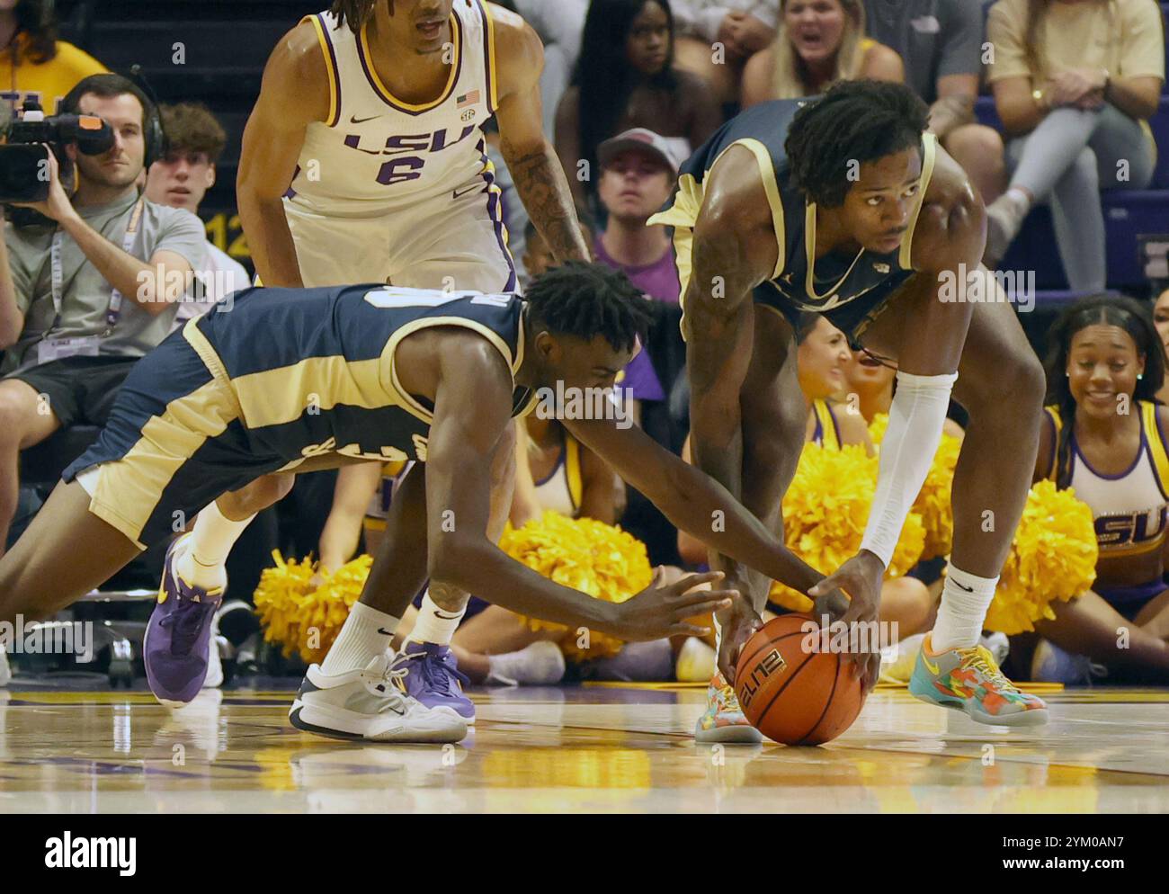Baton Rouge, United States. 19th Nov, 2024. Charleston Southern ...