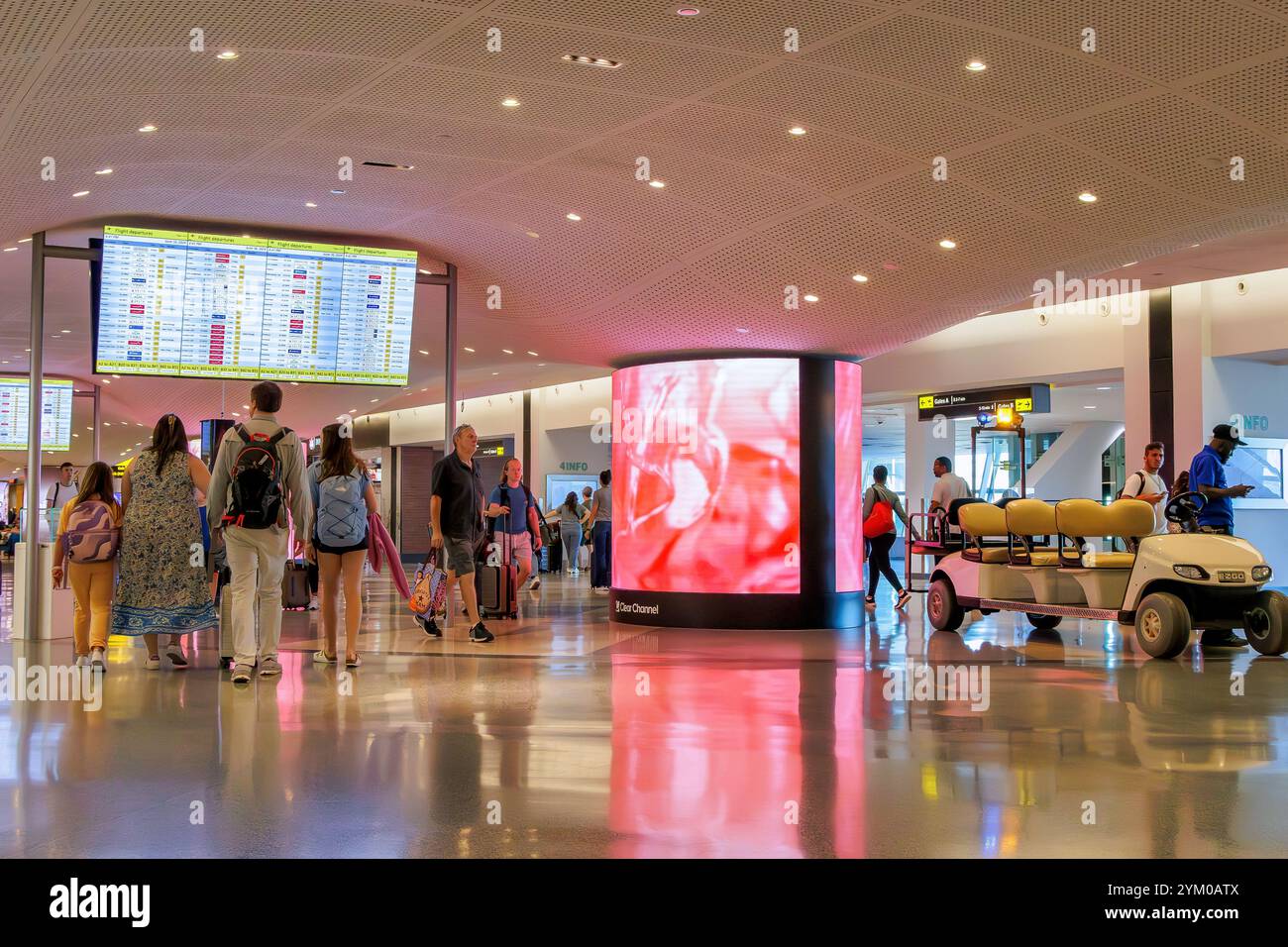 Travelers transiting through JFK International airport, New York Stock ...