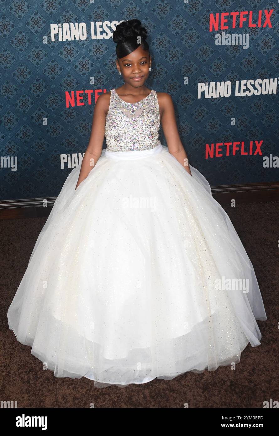 Hollywood, USA. 19th Nov, 2024. Skylar Aleece Smith arriving to Netflix ...