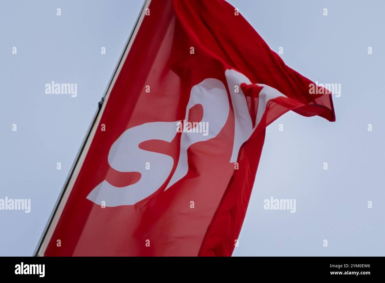 Berlin, Germany. 20th Nov, 2024. The SPD flag on the Willy Brandt House ...