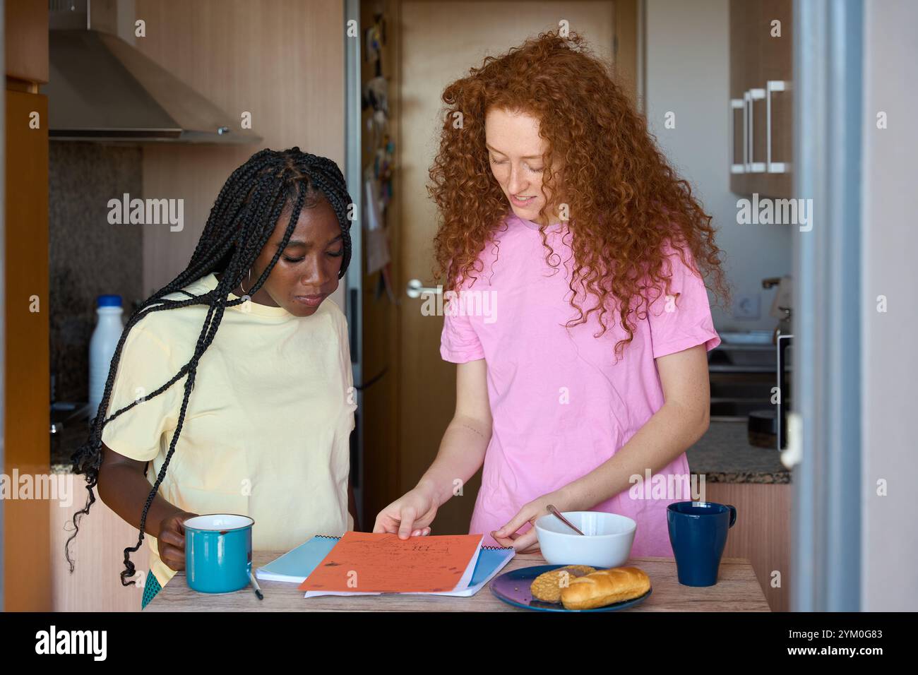 Shared kitchen students hi-res stock photography and images - Alamy