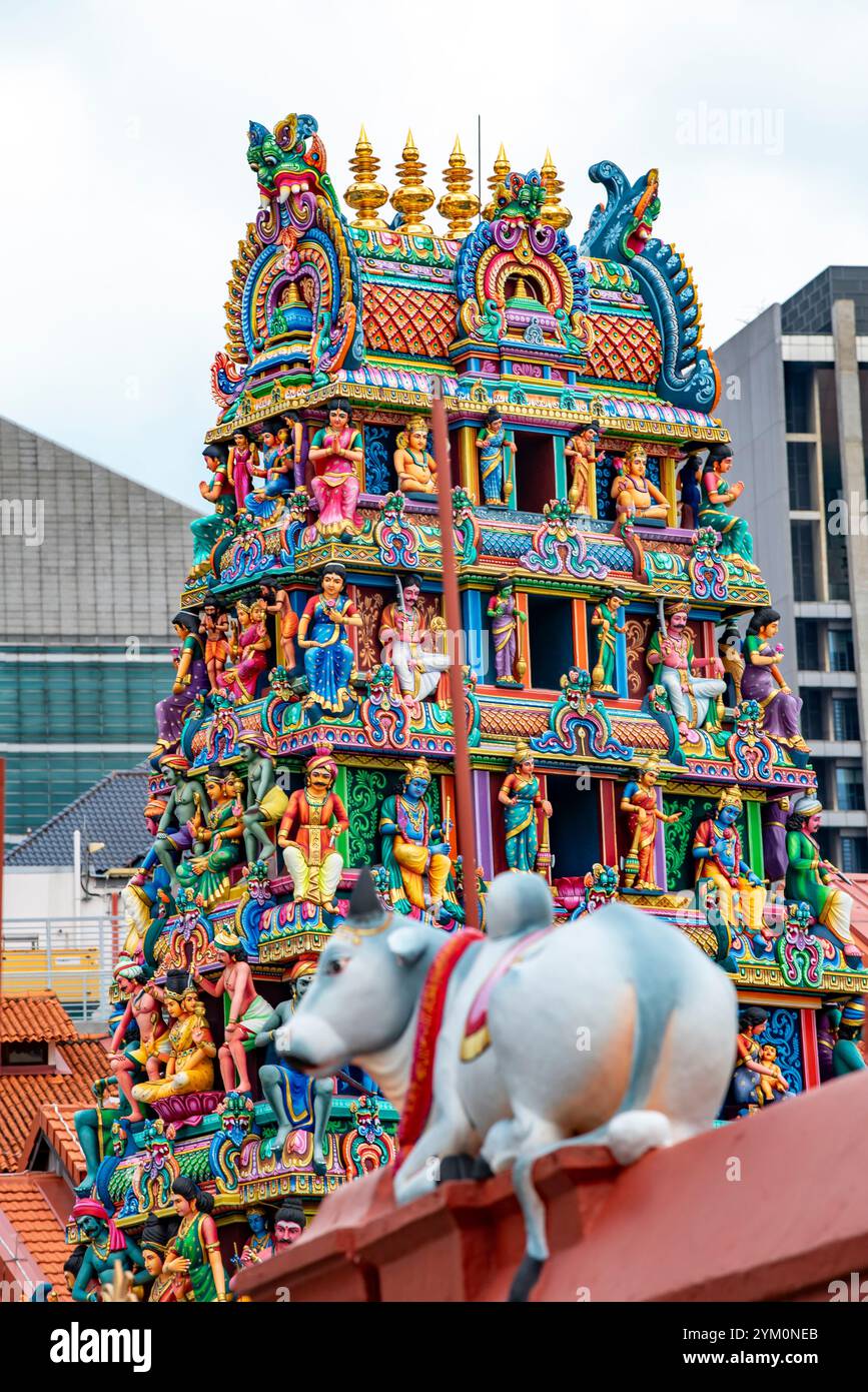 The Sri Mariamman Temple on South Bridge Road, the oldest Hindu temple ...