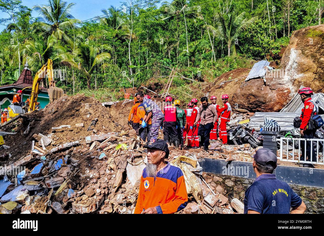 Purworejo, Indonesia. 20th Nov, 2024. This photo taken with a mobile ...