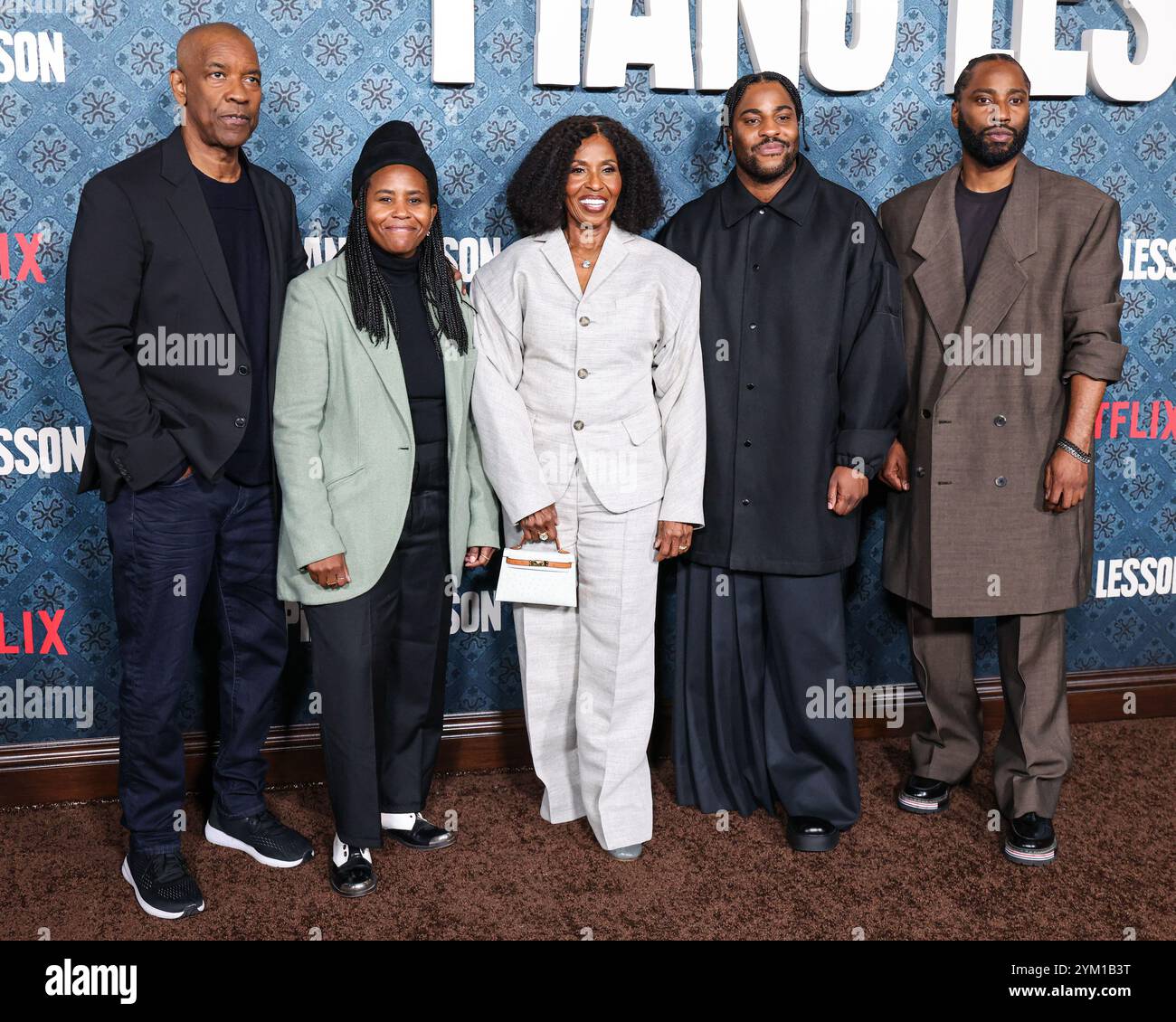 HOLLYWOOD, LOS ANGELES, CALIFORNIA, USA - NOVEMBER 19: Denzel ...