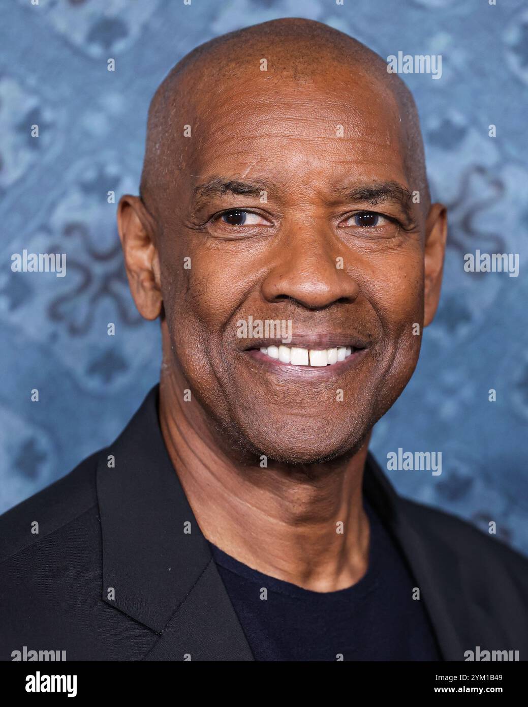 HOLLYWOOD, LOS ANGELES, CALIFORNIA, USA - NOVEMBER 19: Denzel ...
