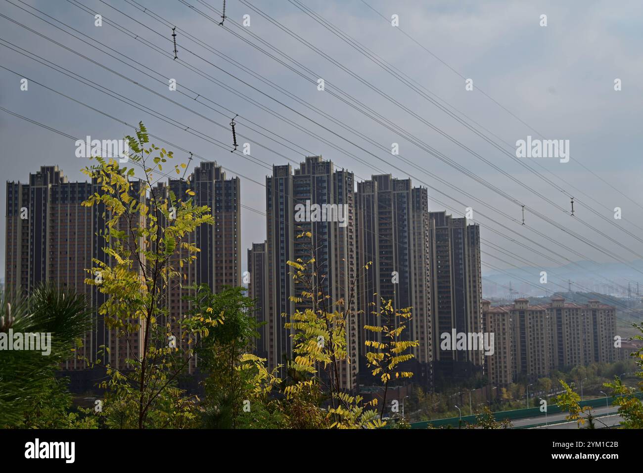 Overhead residential power lines hi-res stock photography and images ...