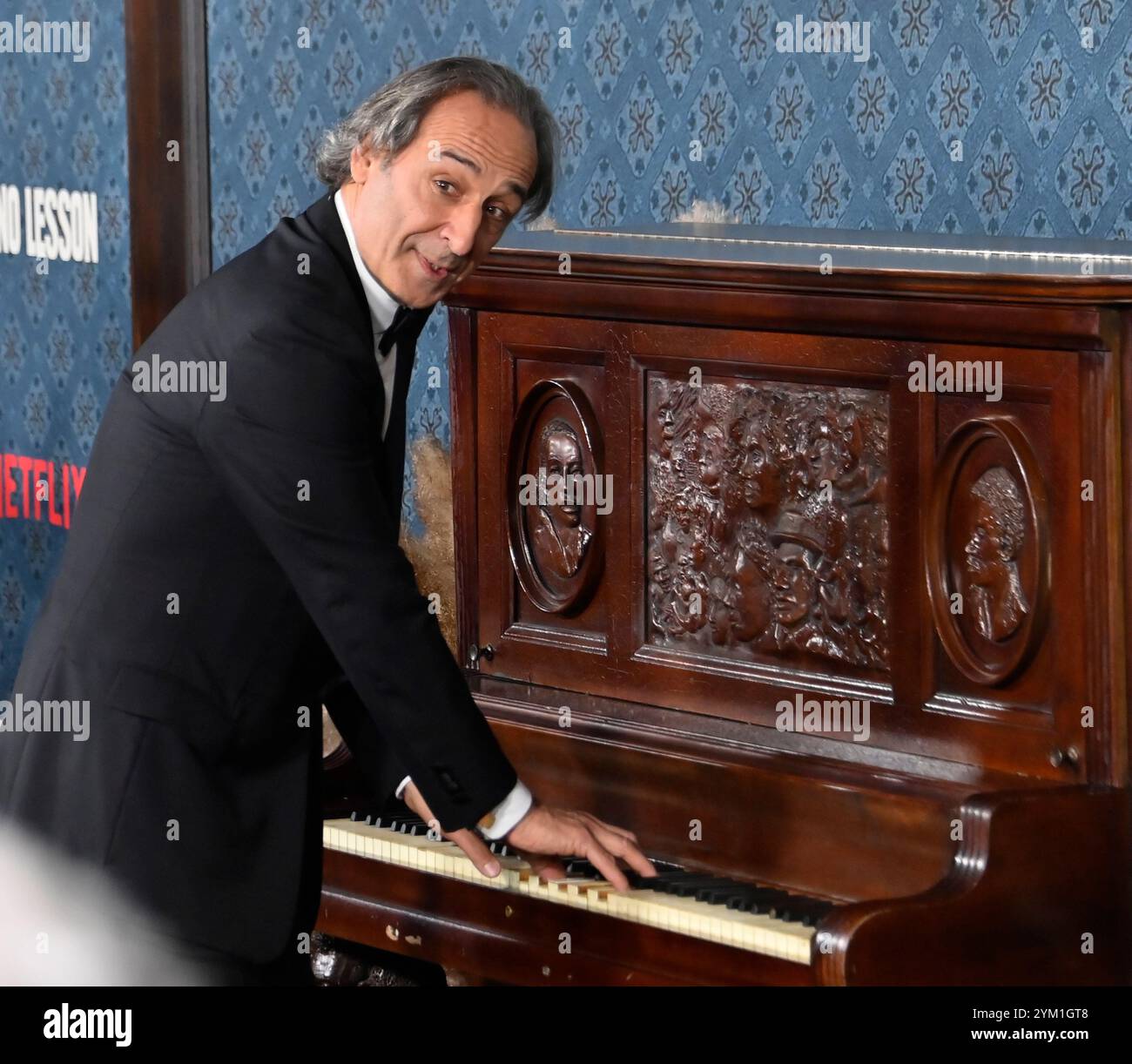 The piano lesson in theatre hi-res stock photography and images - Alamy