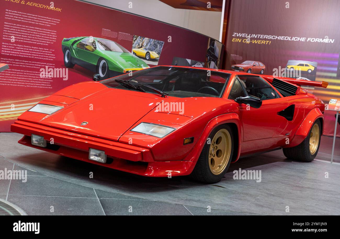 Lamborghini Countach 400S 1981 in der Aerodynamik-Sonderausstellung ...