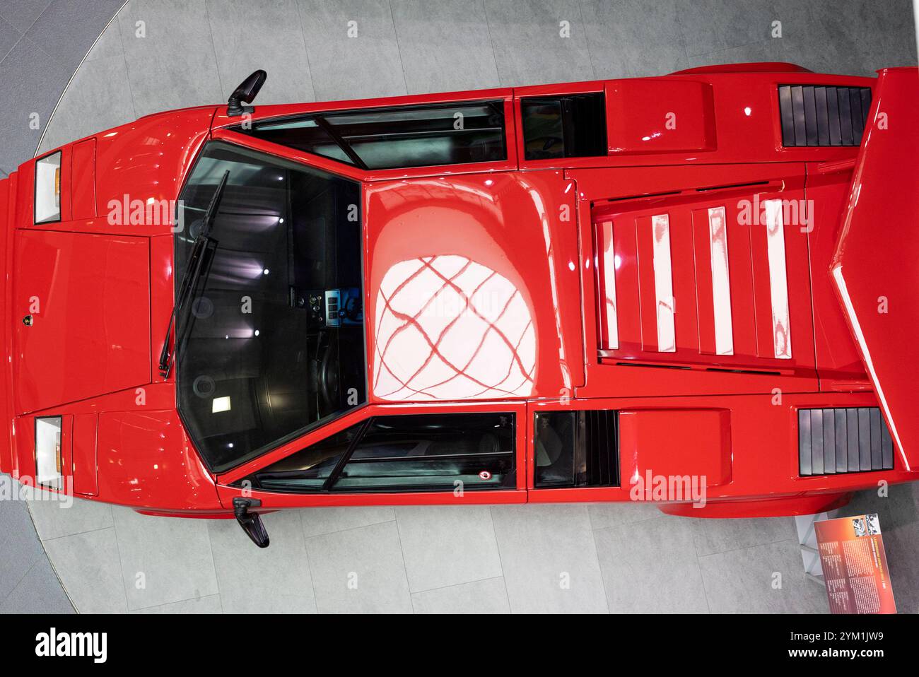 Lamborghini Countach 400S 1981 in der Aerodynamik-Sonderausstellung ...