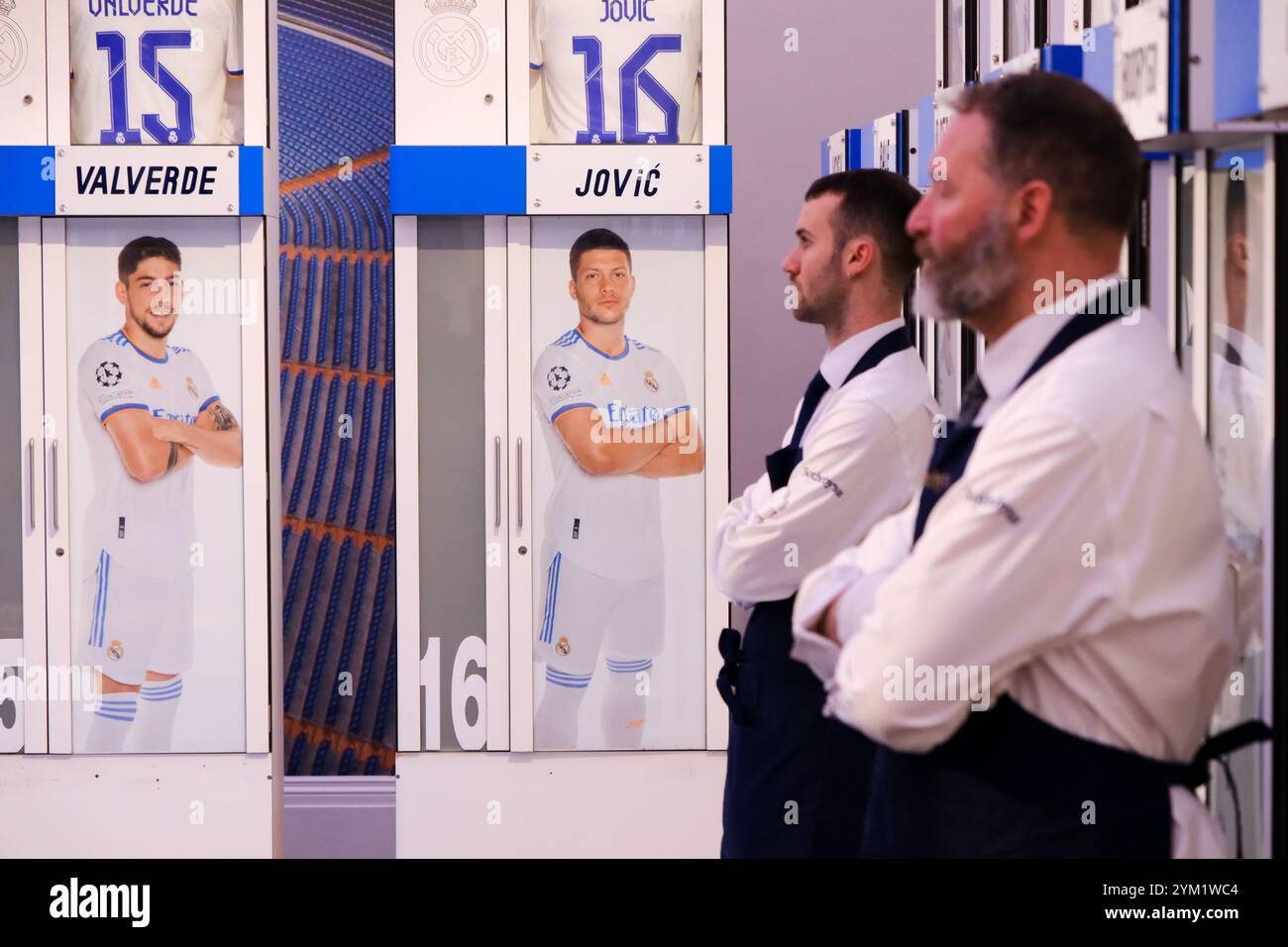 Zidane ronaldo figo beckham bernabeu hi-res stock photography and ...
