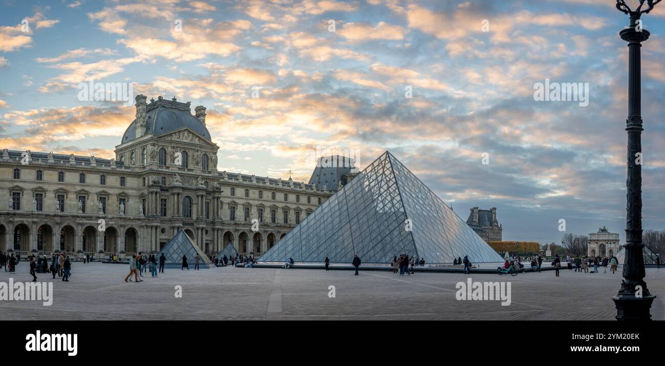 Paris, France - 11 16 2024: Panoramic view of Louvre pyramid, Louvre ...