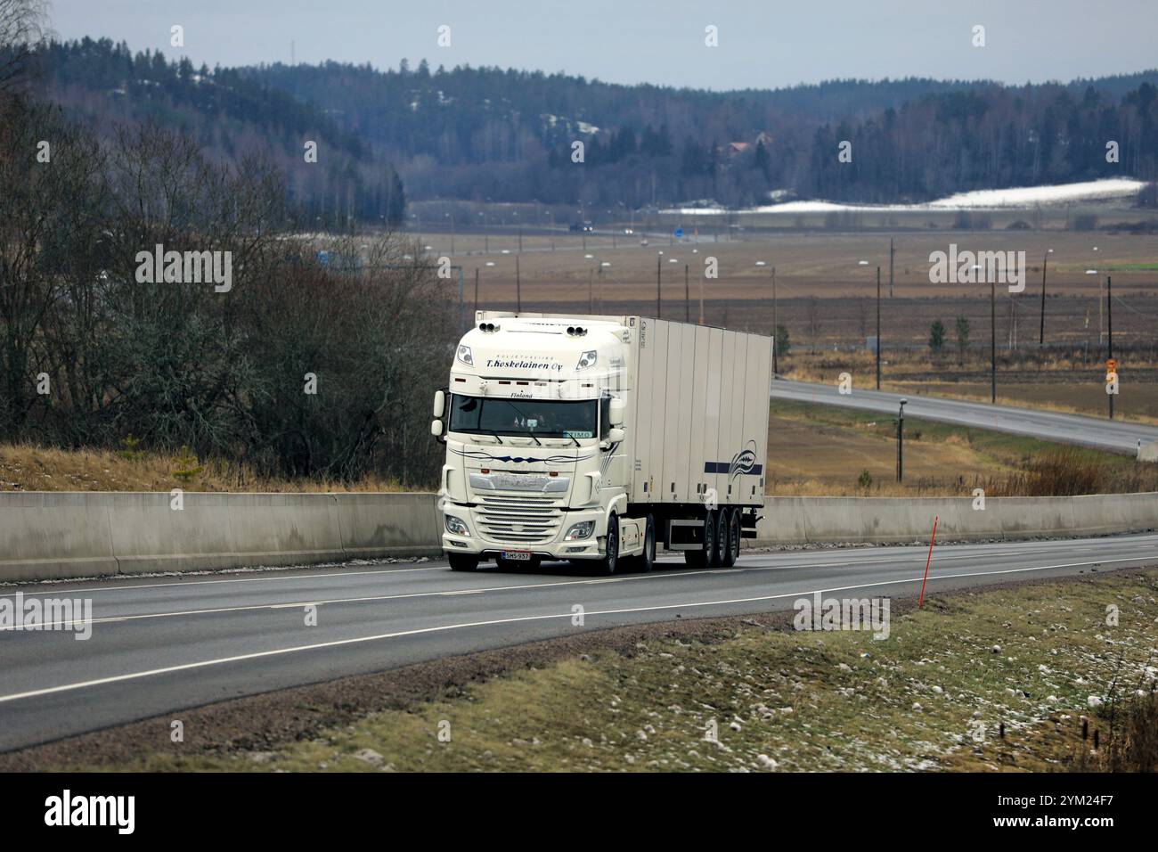 Customised white DAF XF truck FRC temperature controlled semi trailer ...