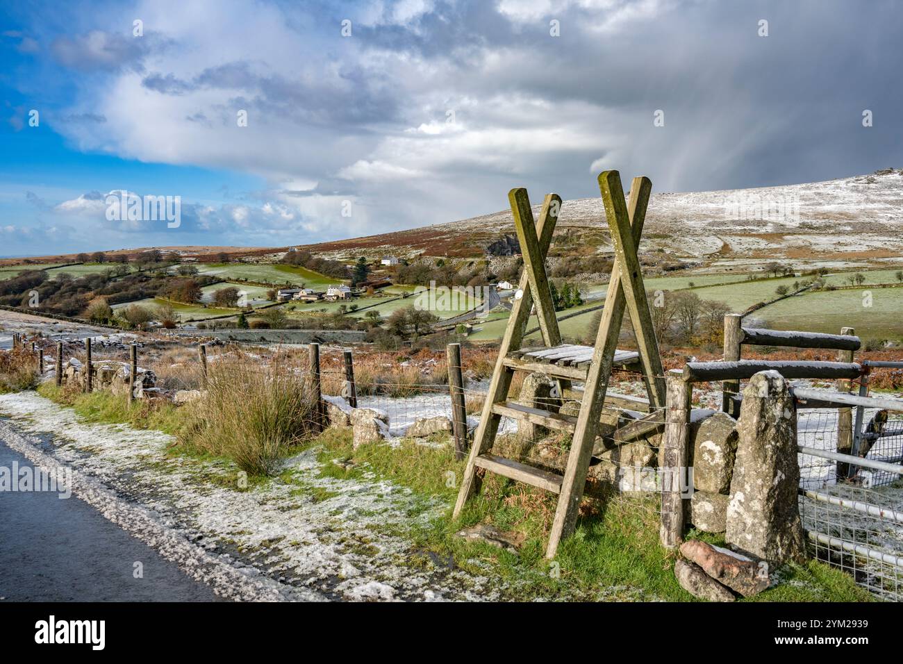 Winter hiking on Dartmoor Devon and wooden style near Tavistock ...