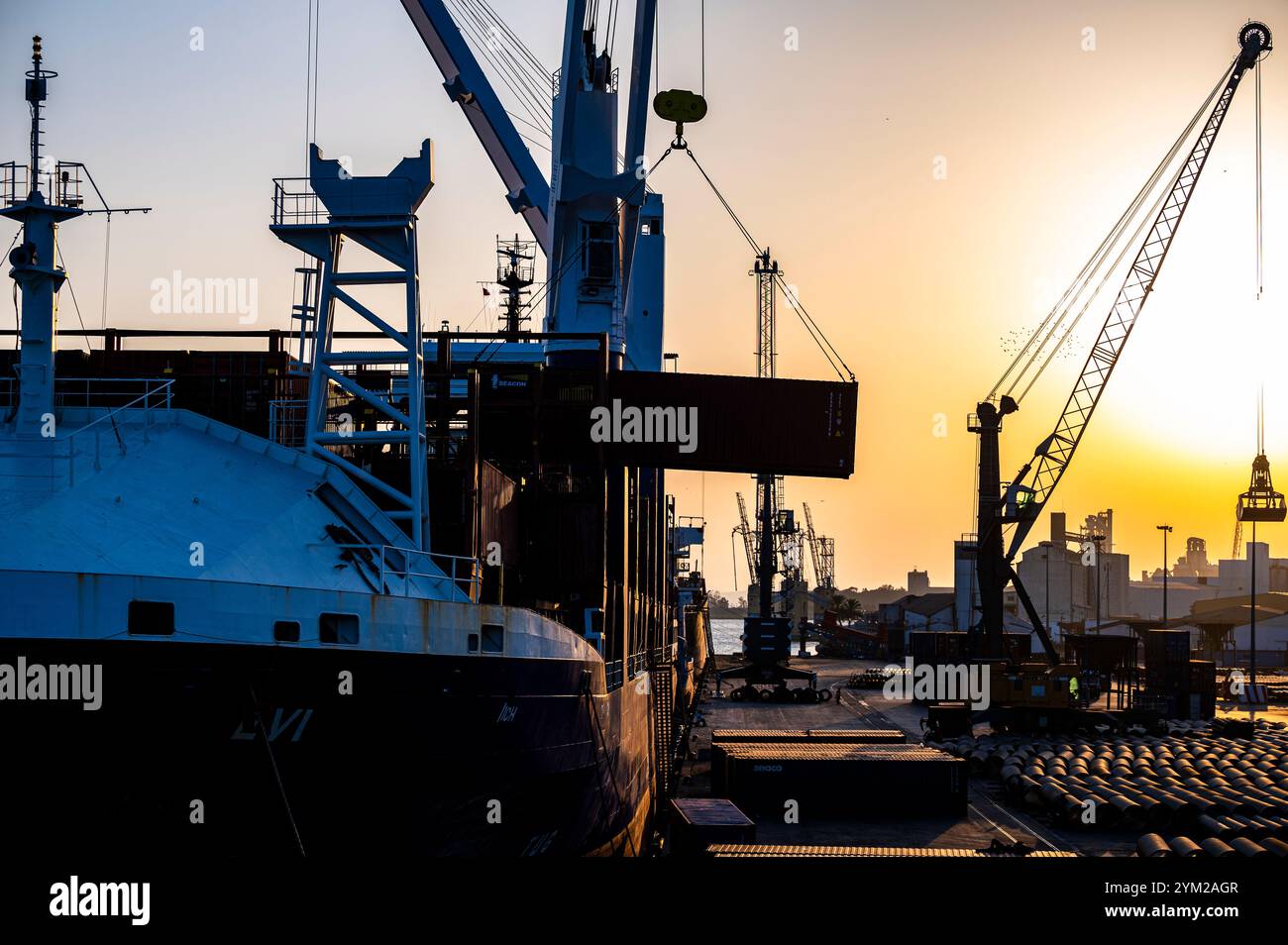 Global supply chains containers hi-res stock photography and images - Alamy