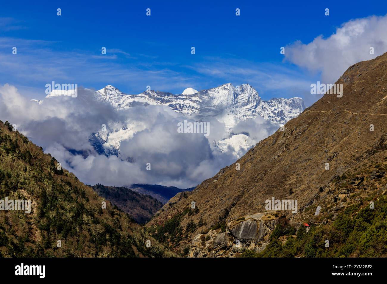 Everest Base Camp trek mountains beautiful landscape. View of Gokyo Ri ...