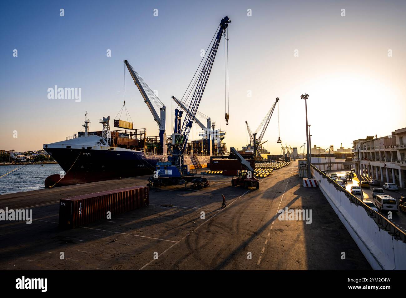 Global supply chains containers hi-res stock photography and images - Alamy