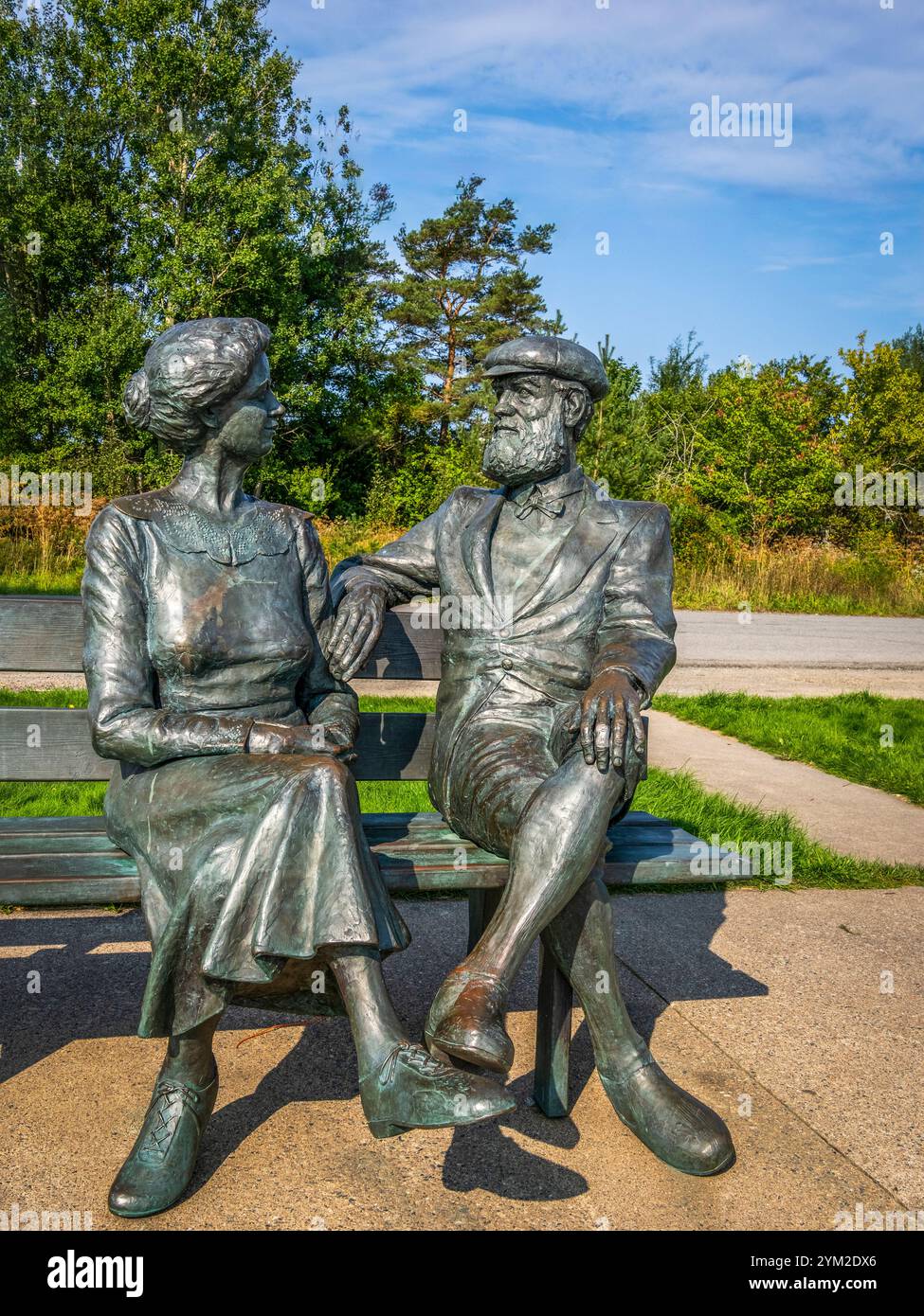Mabel and Alexander Graham Bell statues in Beddeck on Cape Breton ...