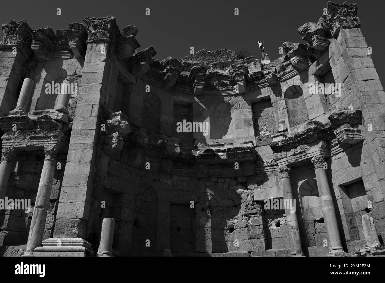 A view of the architectural ruins of the historic Roman city of Jerash ...
