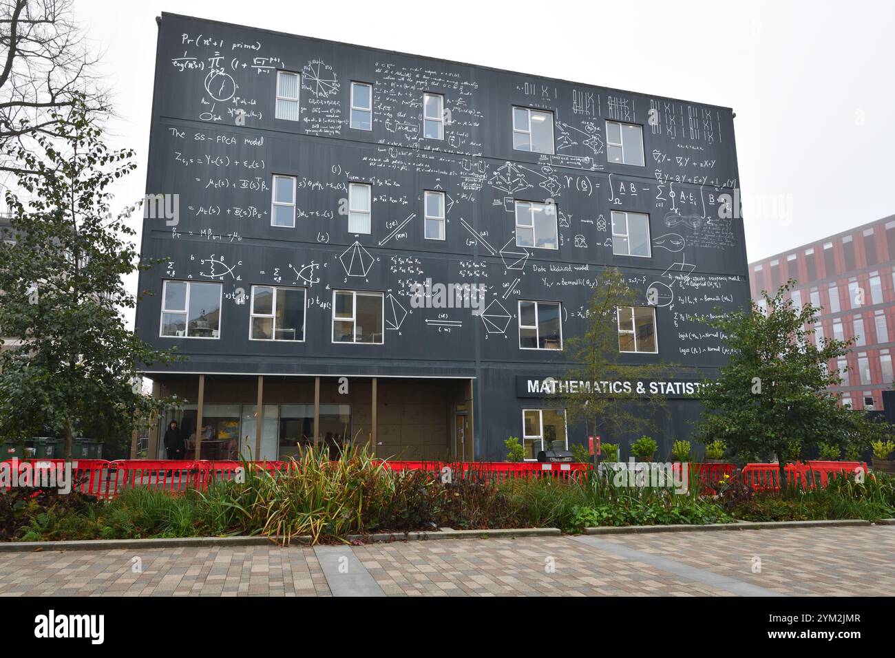 Mathematics & Statistics building in Glasgow University campus built ...