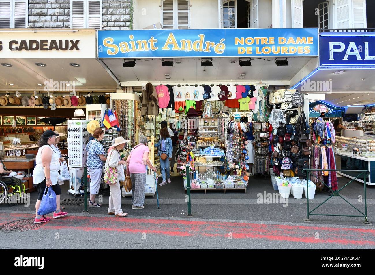 Religious goods hi-res stock photography and images - Alamy