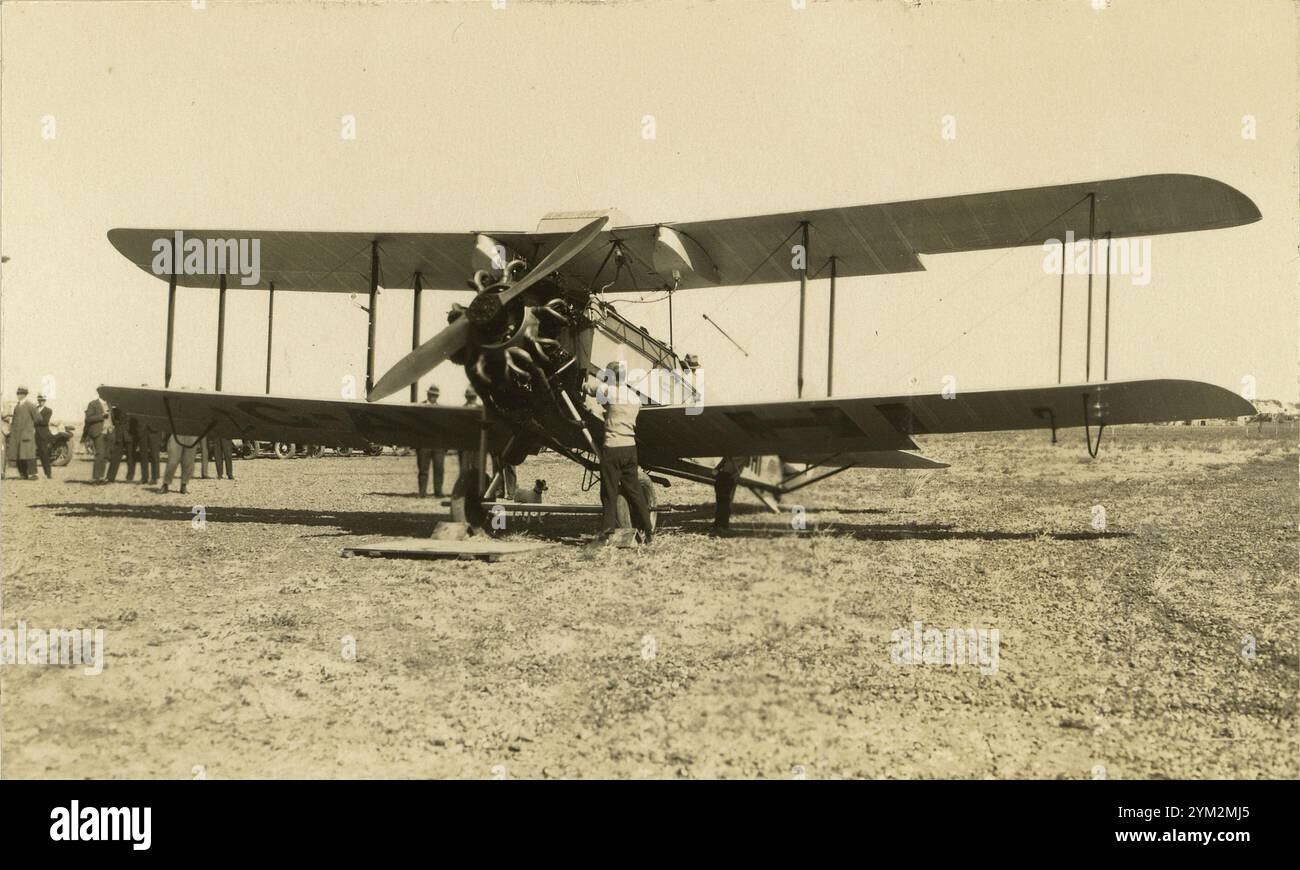 Qantas biplane, Hermes on the runway at Longreach, Queensland, 1928 ...