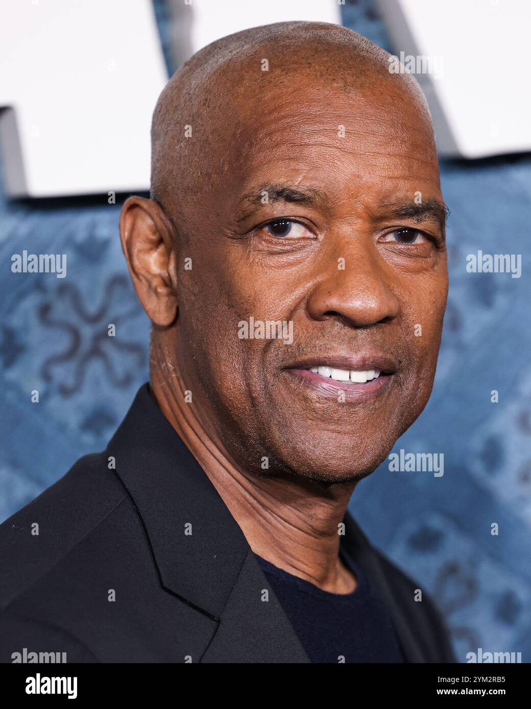 HOLLYWOOD, LOS ANGELES, CALIFORNIA, USA - NOVEMBER 19: Denzel ...