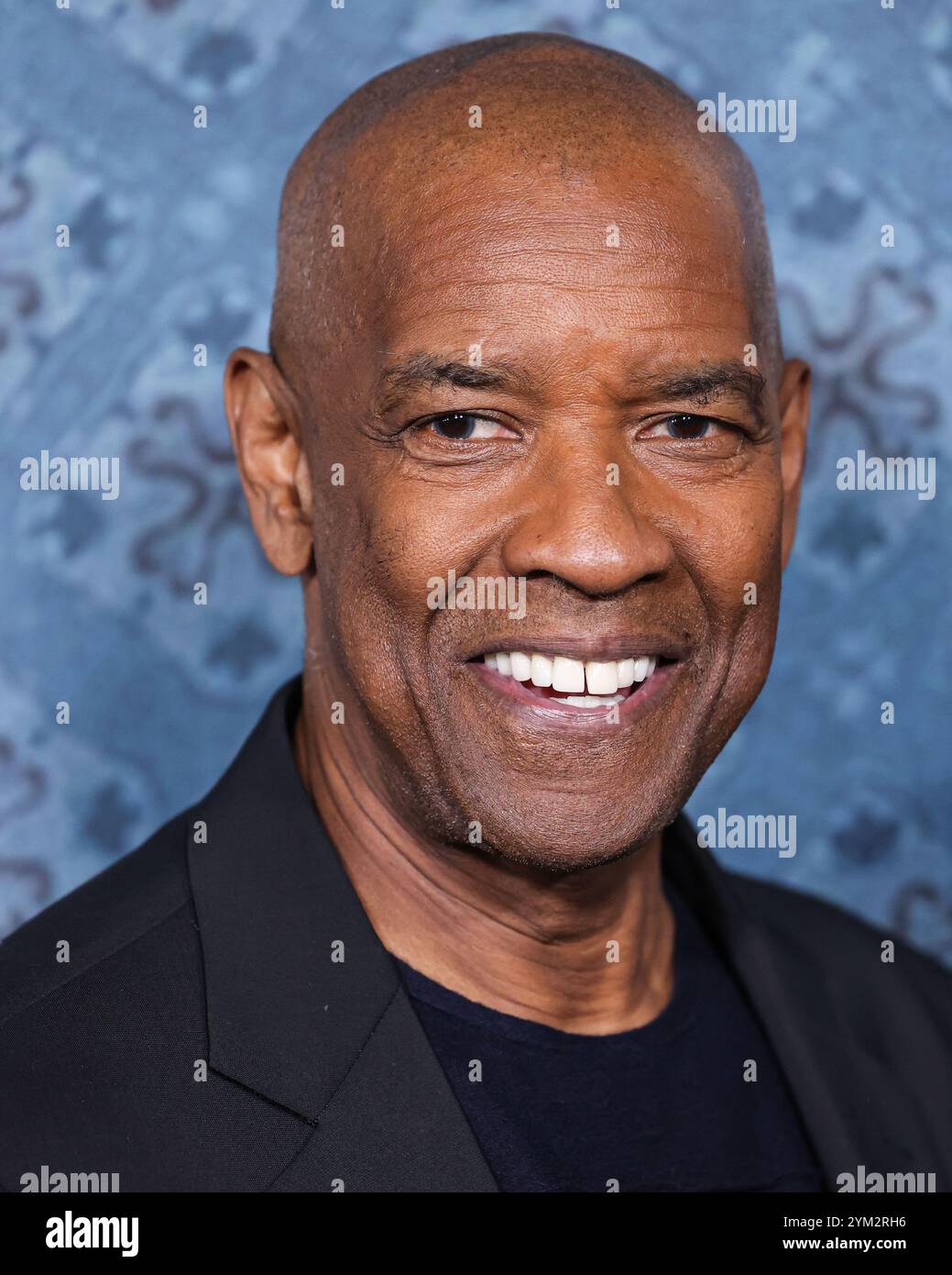 HOLLYWOOD, LOS ANGELES, CALIFORNIA, USA - NOVEMBER 19: Denzel ...