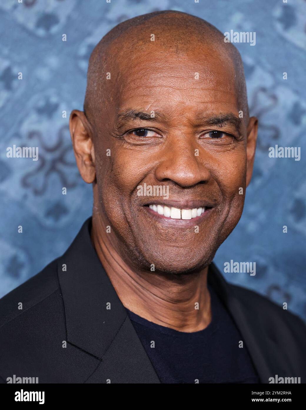 HOLLYWOOD, LOS ANGELES, CALIFORNIA, USA - NOVEMBER 19: Denzel ...