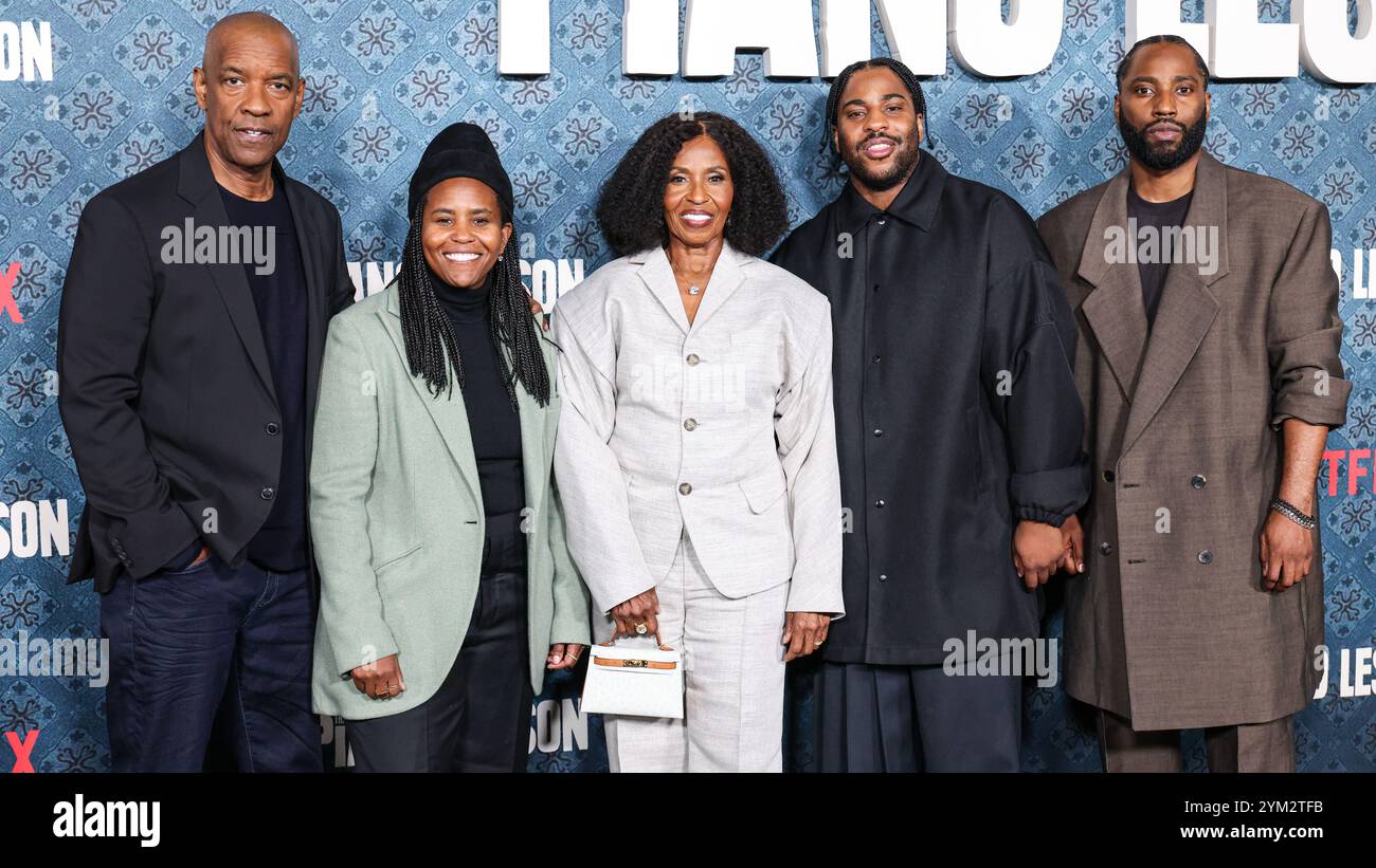 HOLLYWOOD, LOS ANGELES, CALIFORNIA, USA - NOVEMBER 19: Denzel ...