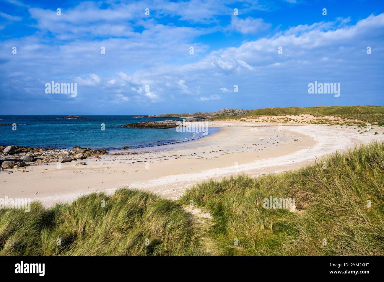 Golden sands of Torastan beach (Traigh Gharbh) on west coast of Isle of ...