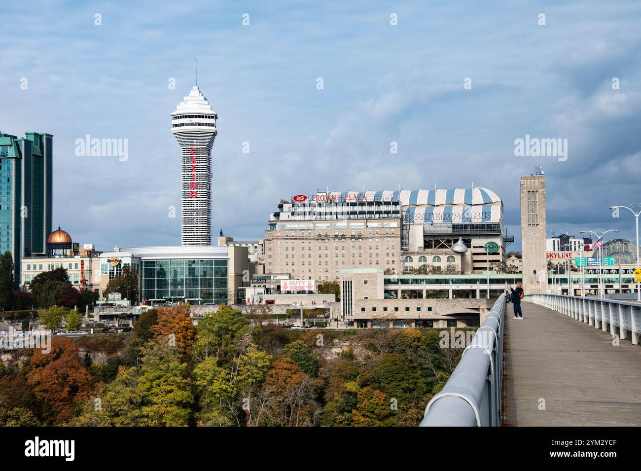 View of CBSA customs in Ontario Canada on the Rainbow Bridge from ...