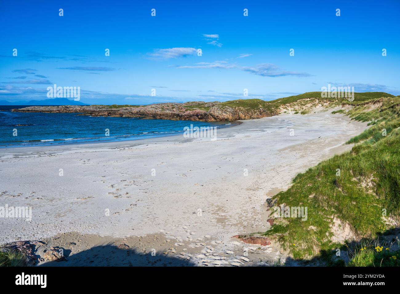 Golden sands of Struan beach (Traigh Bhousd) on west coast of Isle of ...