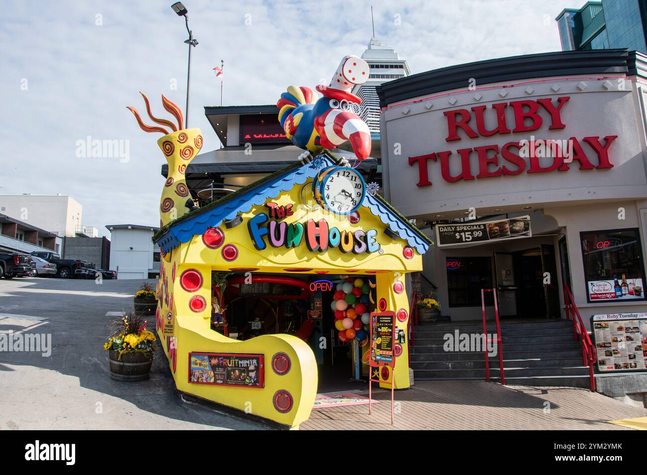 Ruby Tuesday restaurant and Fun House signs on Clifton Hill in Niagara ...
