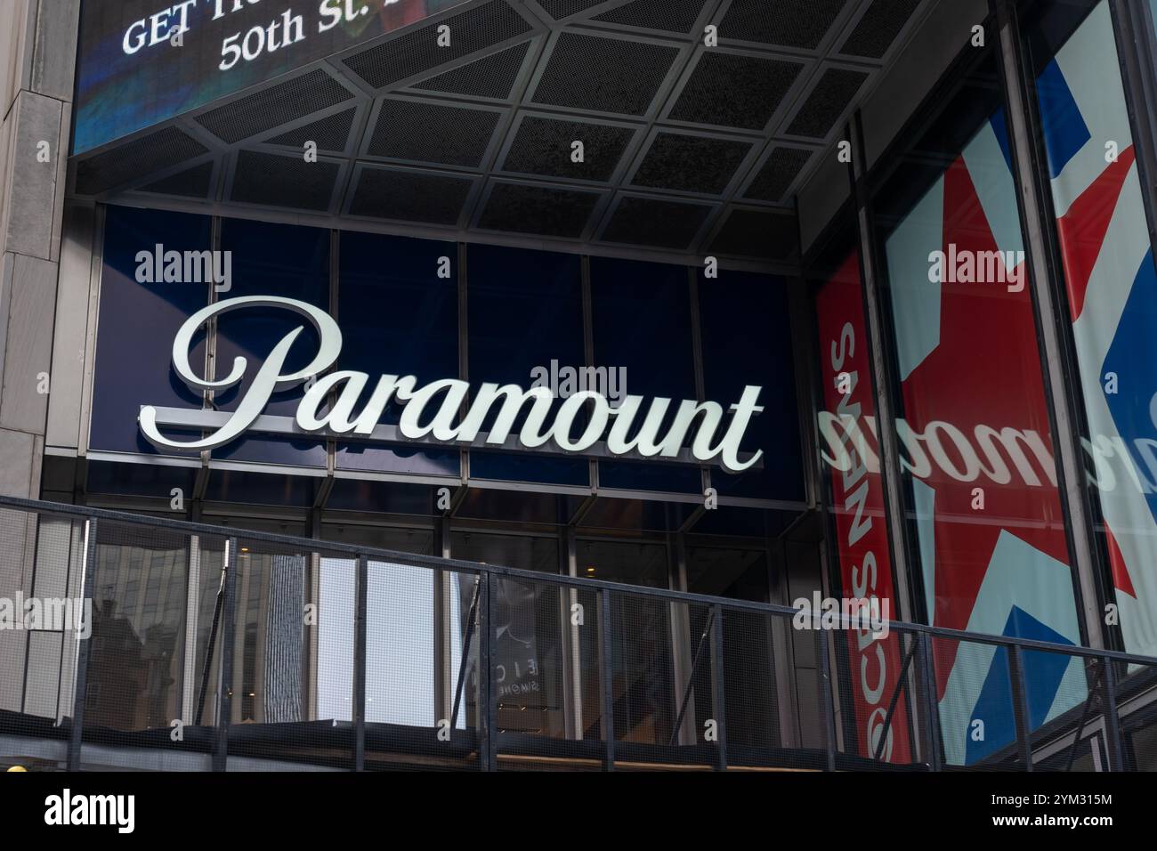 Paramount building new york hi-res stock photography and images - Alamy