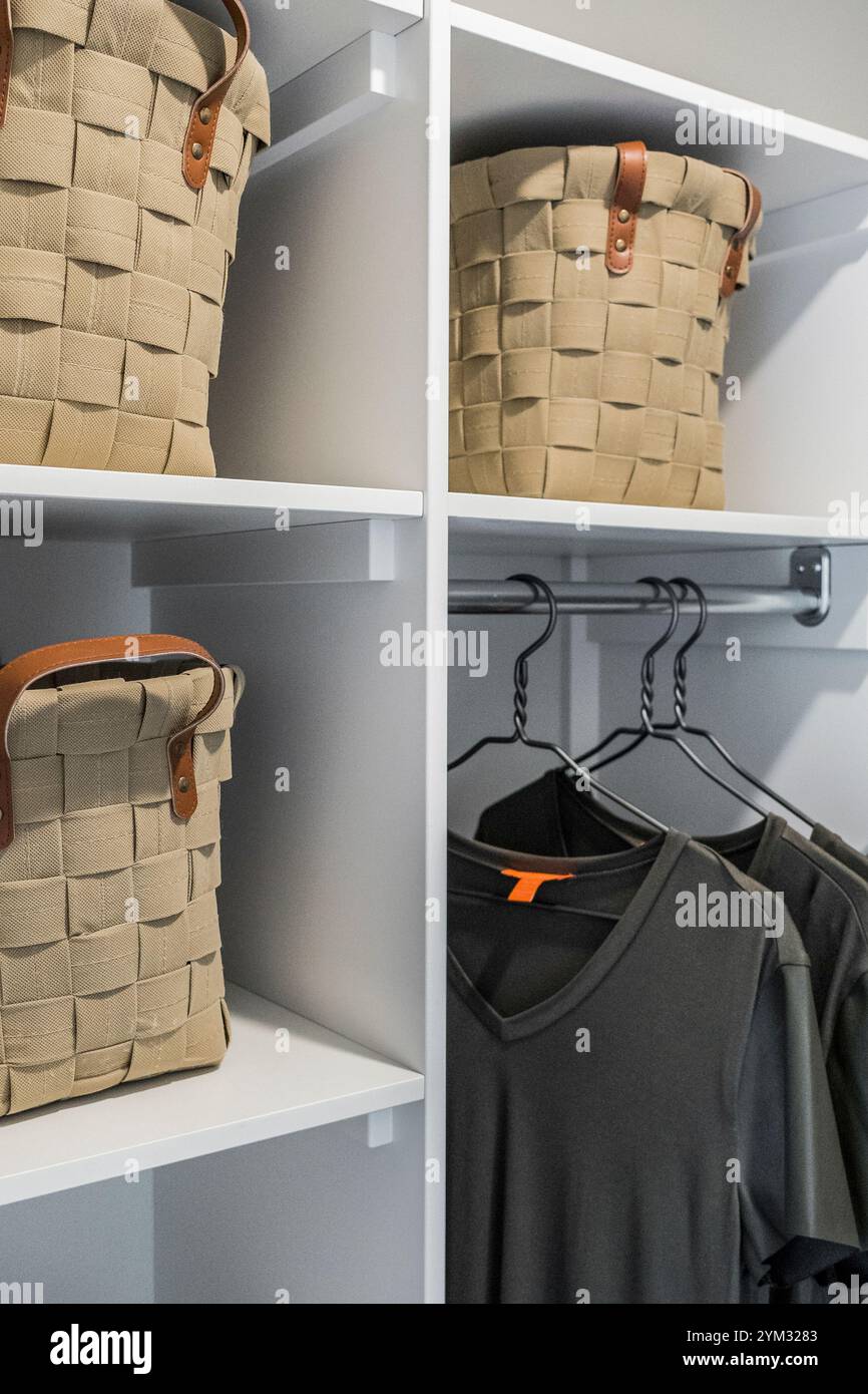 Dressing room clothes rack hi-res stock photography and images - Alamy