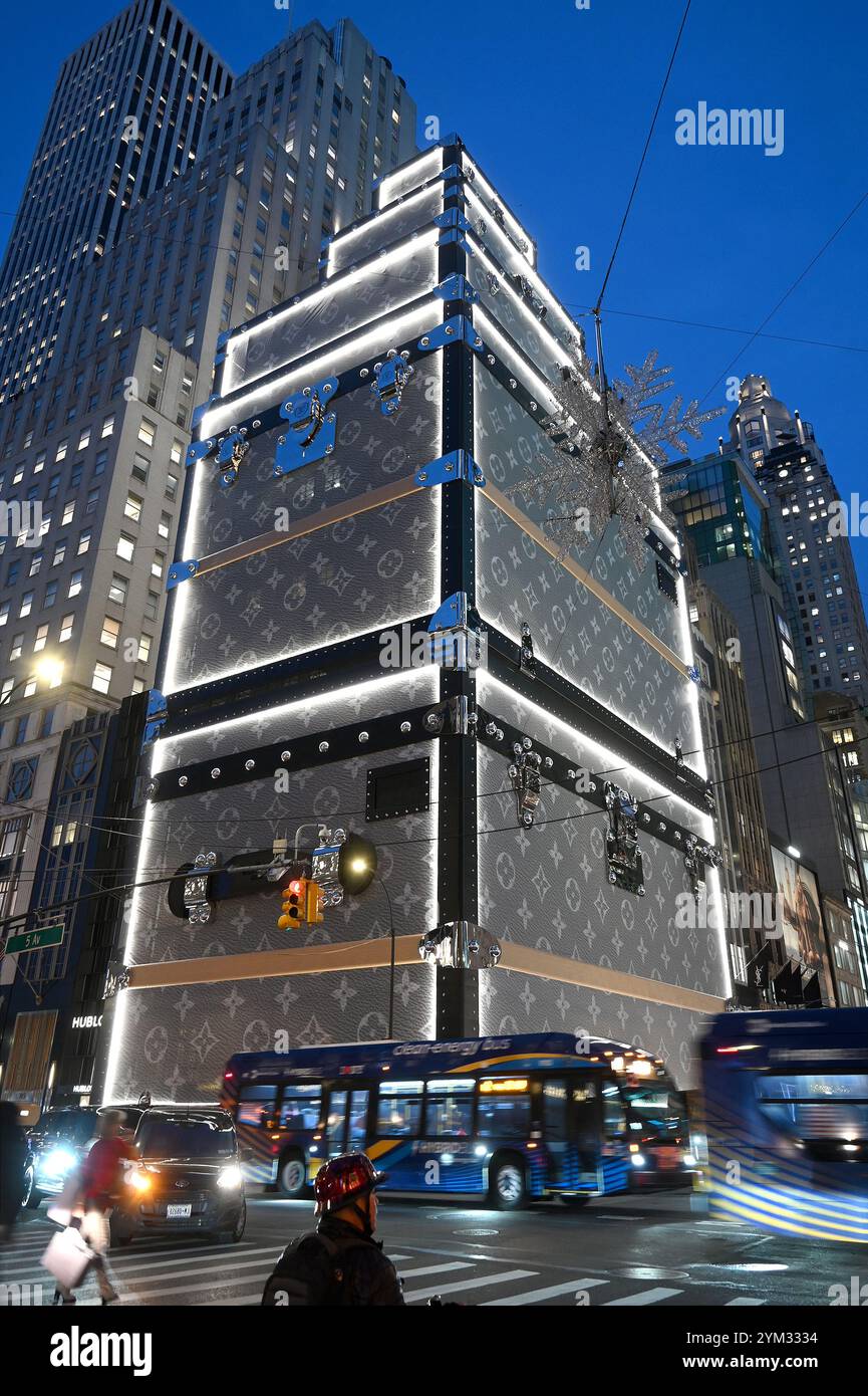 New York, USA. 19th Nov, 2024. Exterior view of the Louis Vuitton Fifth ...